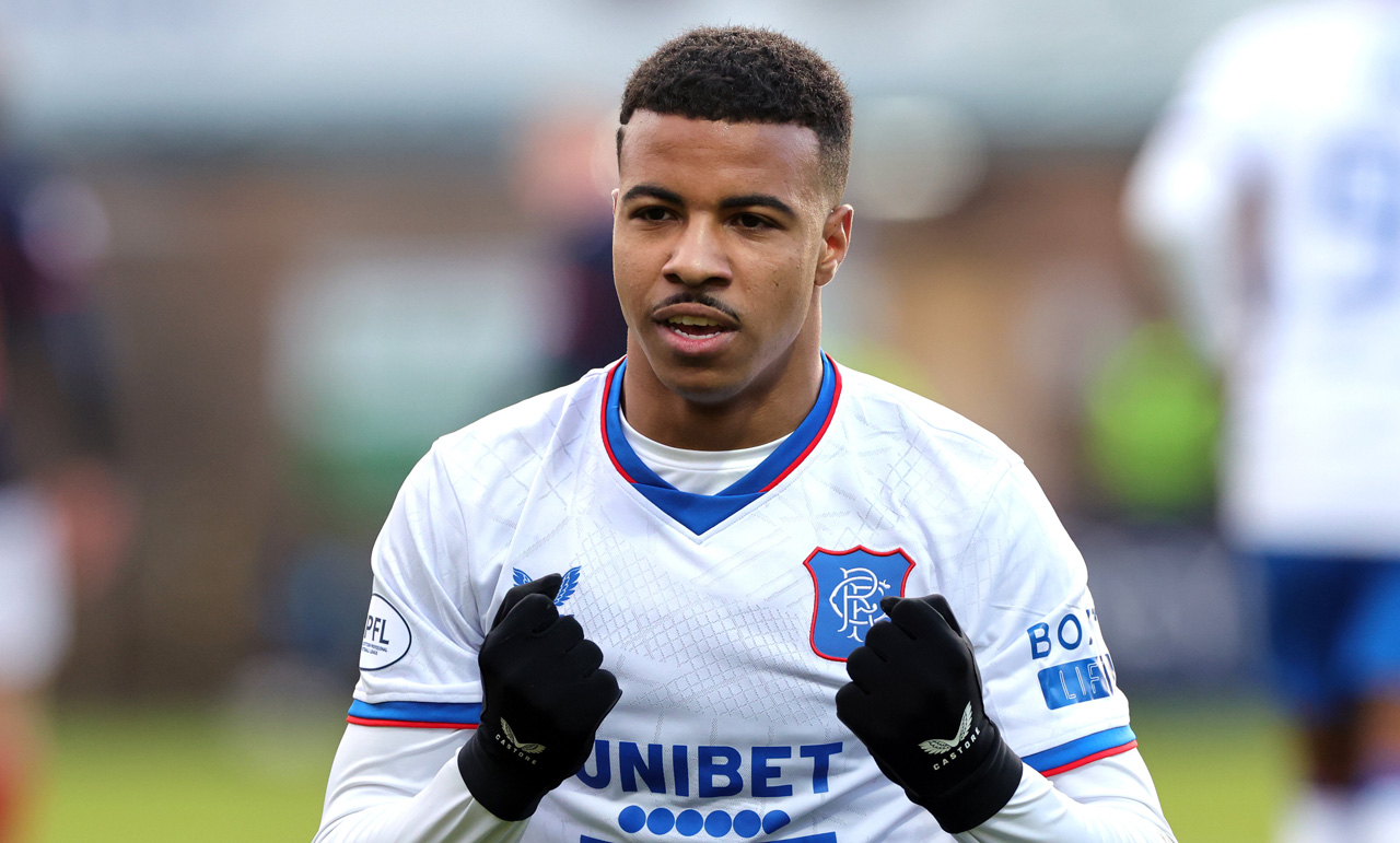 Vicwhispers erome she entered the lobby of my hotel with