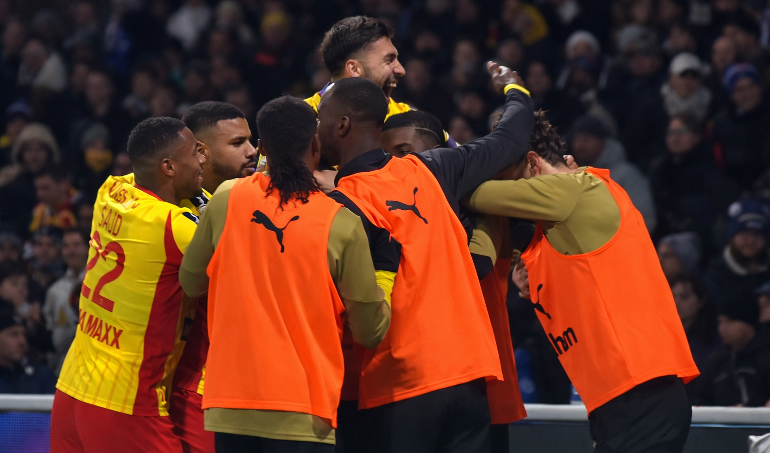 Ligue 1 : Carton rouge, large victoire... Lens met l'OM à 8 points